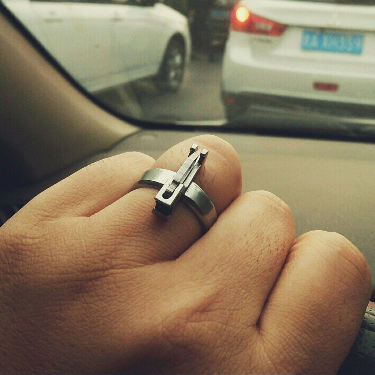 Folding Brass Knuckle Knife Ring – Cakra EDC Gadgets